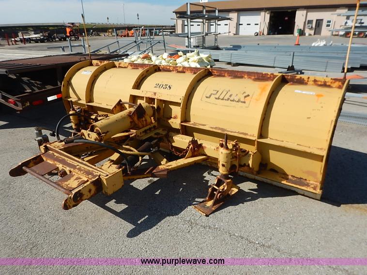Flink 11' snow plow in Topeka, KS | Item AY9193 sold | Purple Wave