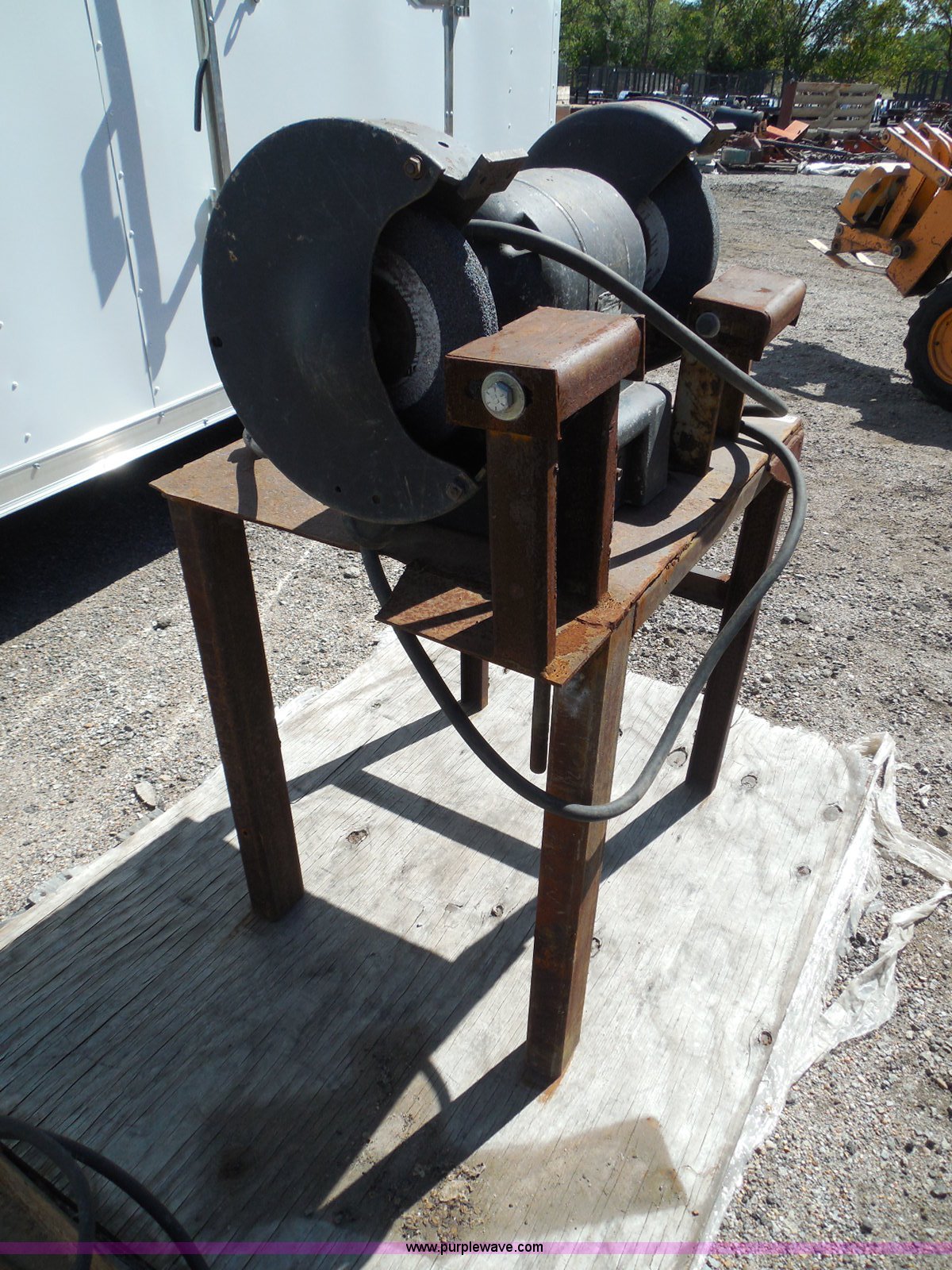 Black & Decker 10" bench grinder in Wichita, KS | Item BE9941 sold ...