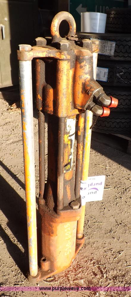 Stanley PD45-131 hydraulic post driver in Garden City, KS | Item H9099 ...