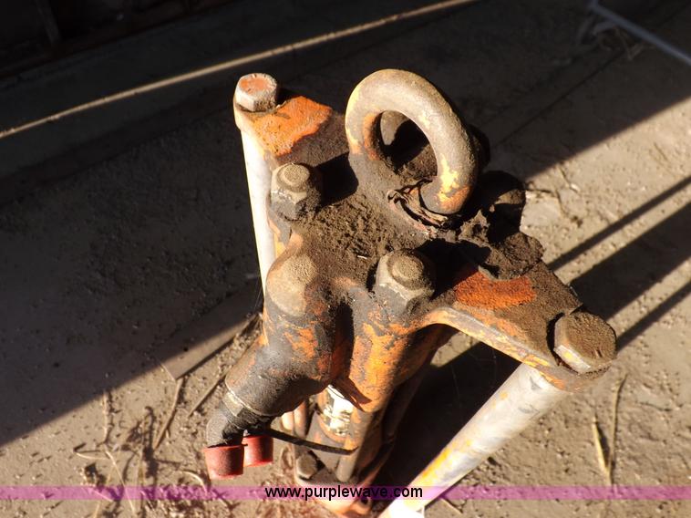Stanley PD45-131 hydraulic post driver in Garden City, KS | Item H9099 ...