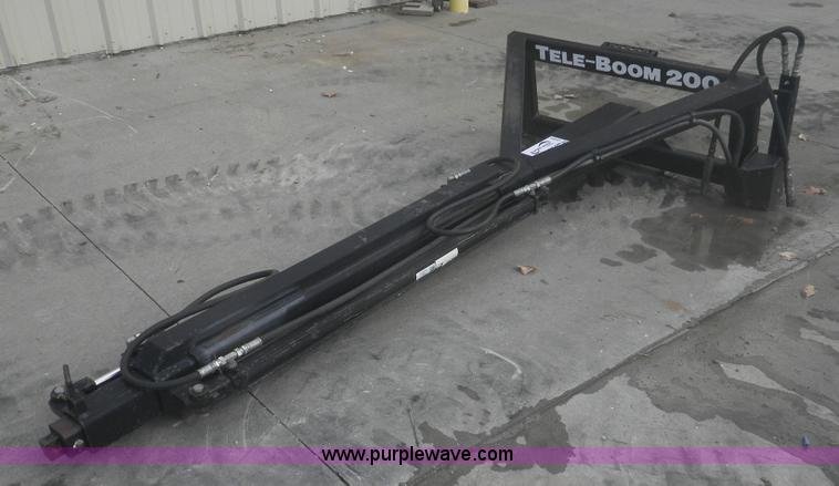 Sheyenne Tooling & Mfg. Teleboom 200 skid steer attachment in Manhattan ...
