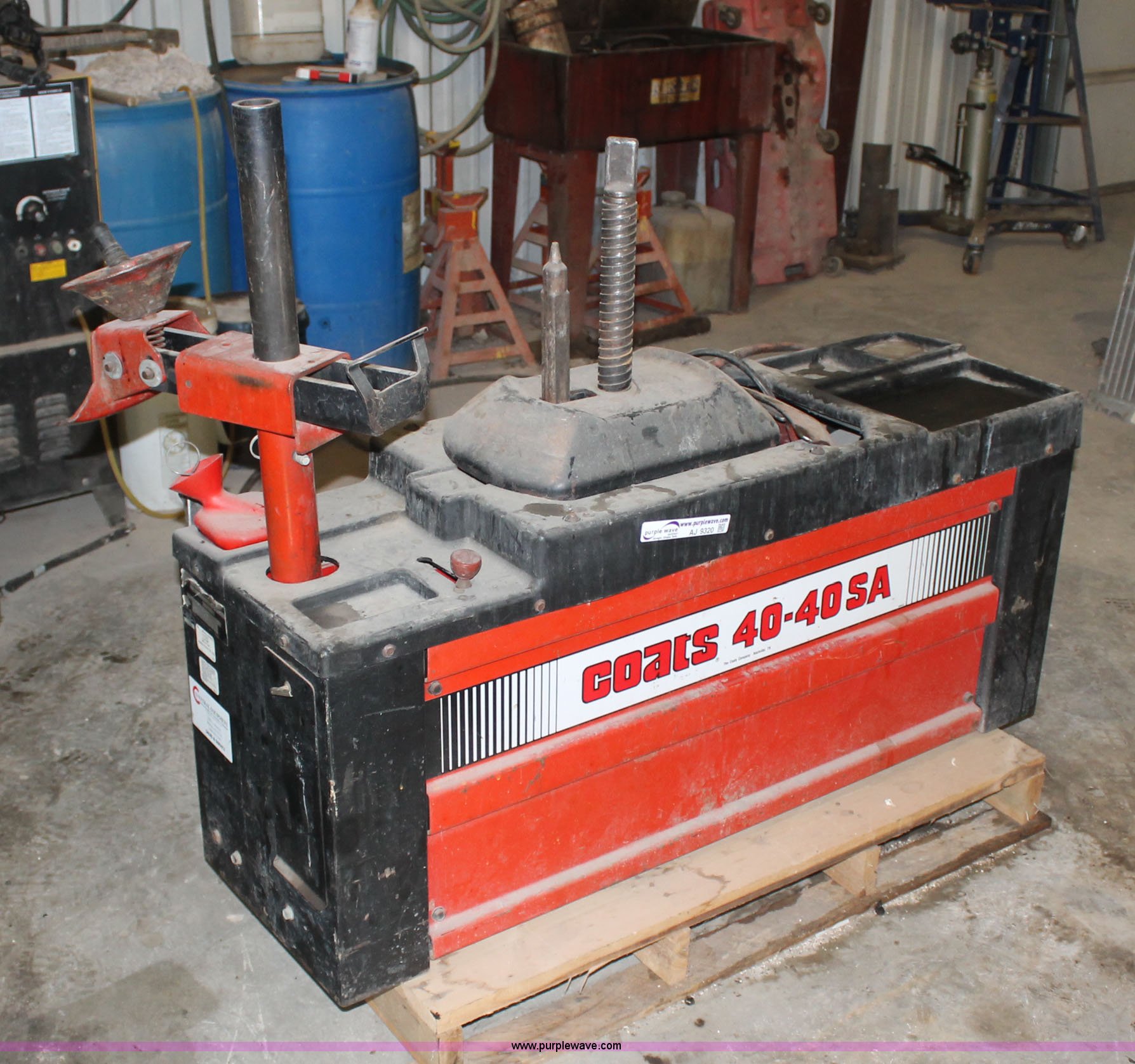 Coats 40-40SA center post tire machine in Augusta, KS | Item AJ9320 ...
