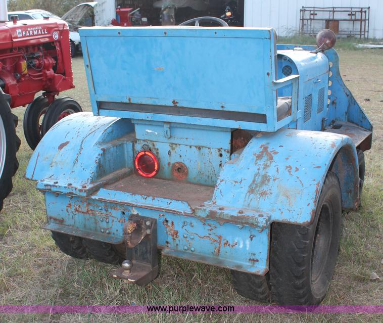 1941 Clark Tug Tructractor in Goldsby, OK | Item H5580 sold | Purple Wave
