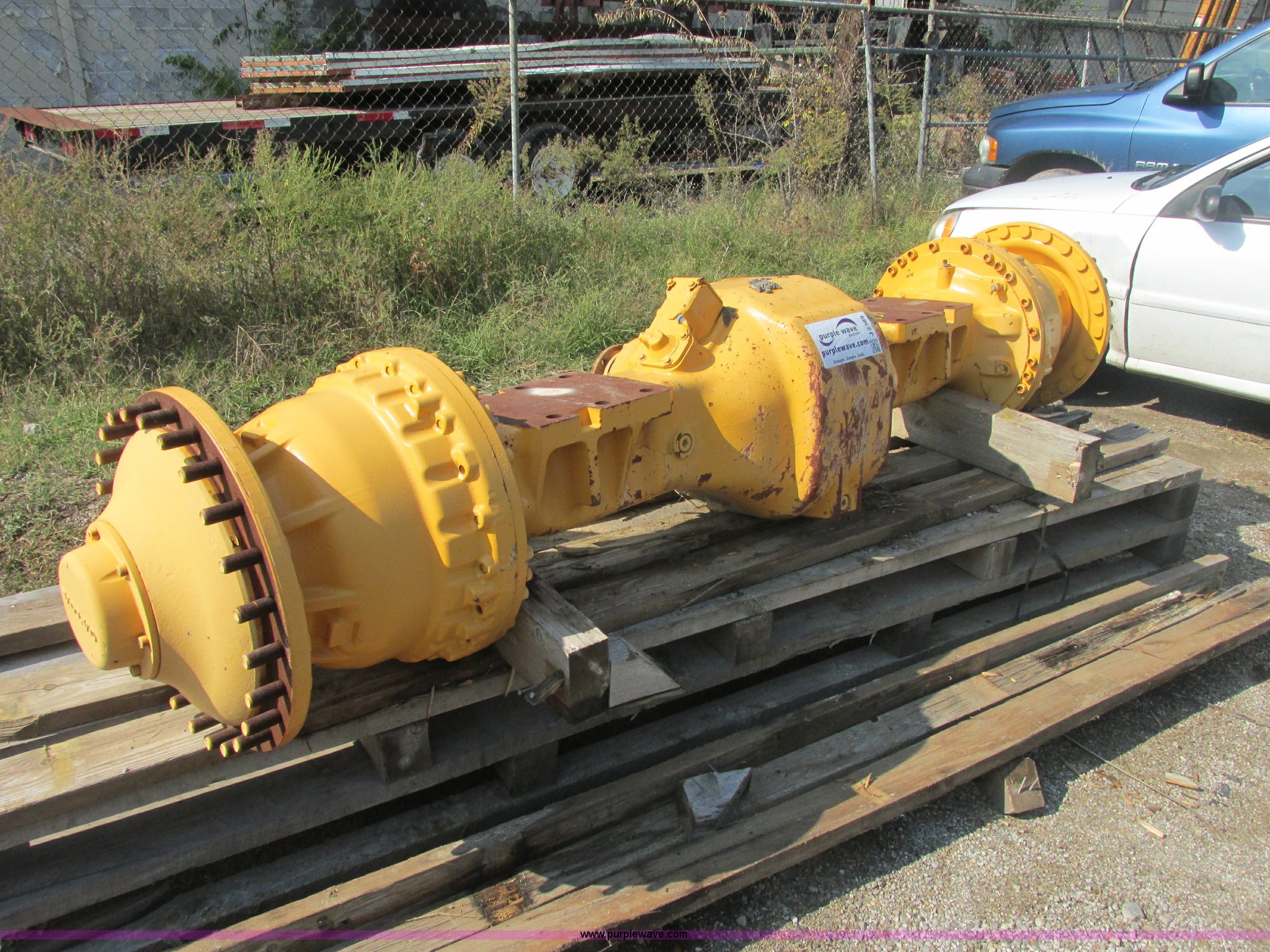 Volvo rear end in Tulsa, OK | Item J2389 sold | Purple Wave