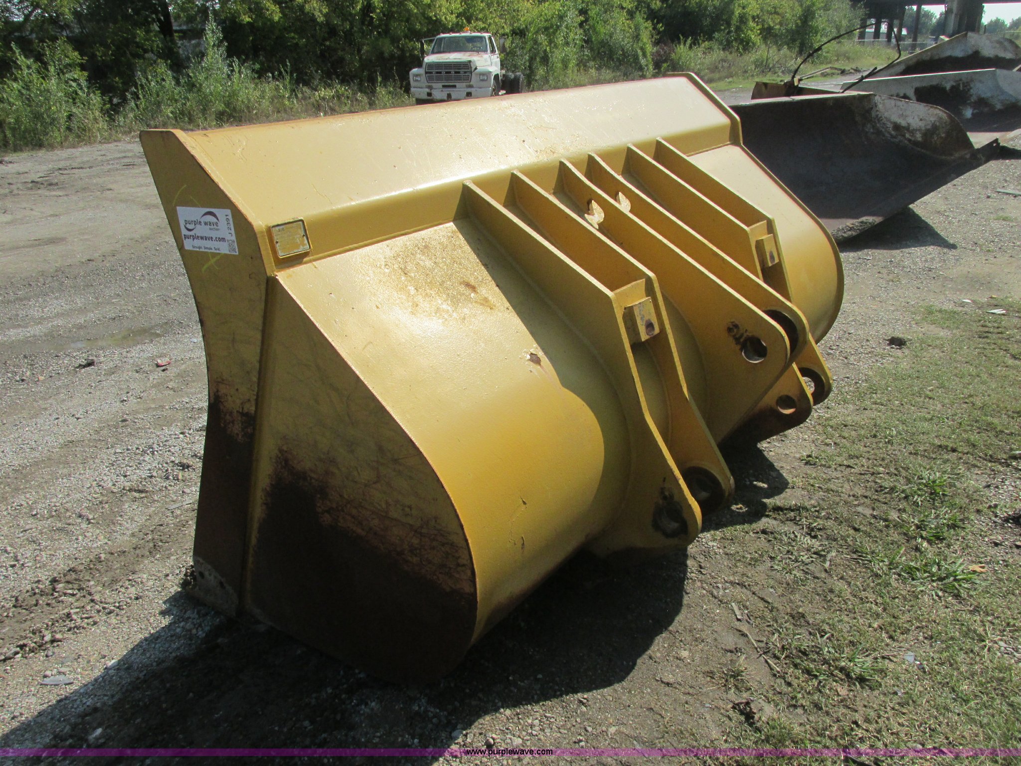 JIB 708VLM bucket in Tulsa, OK | Item J2391 sold | Purple Wave