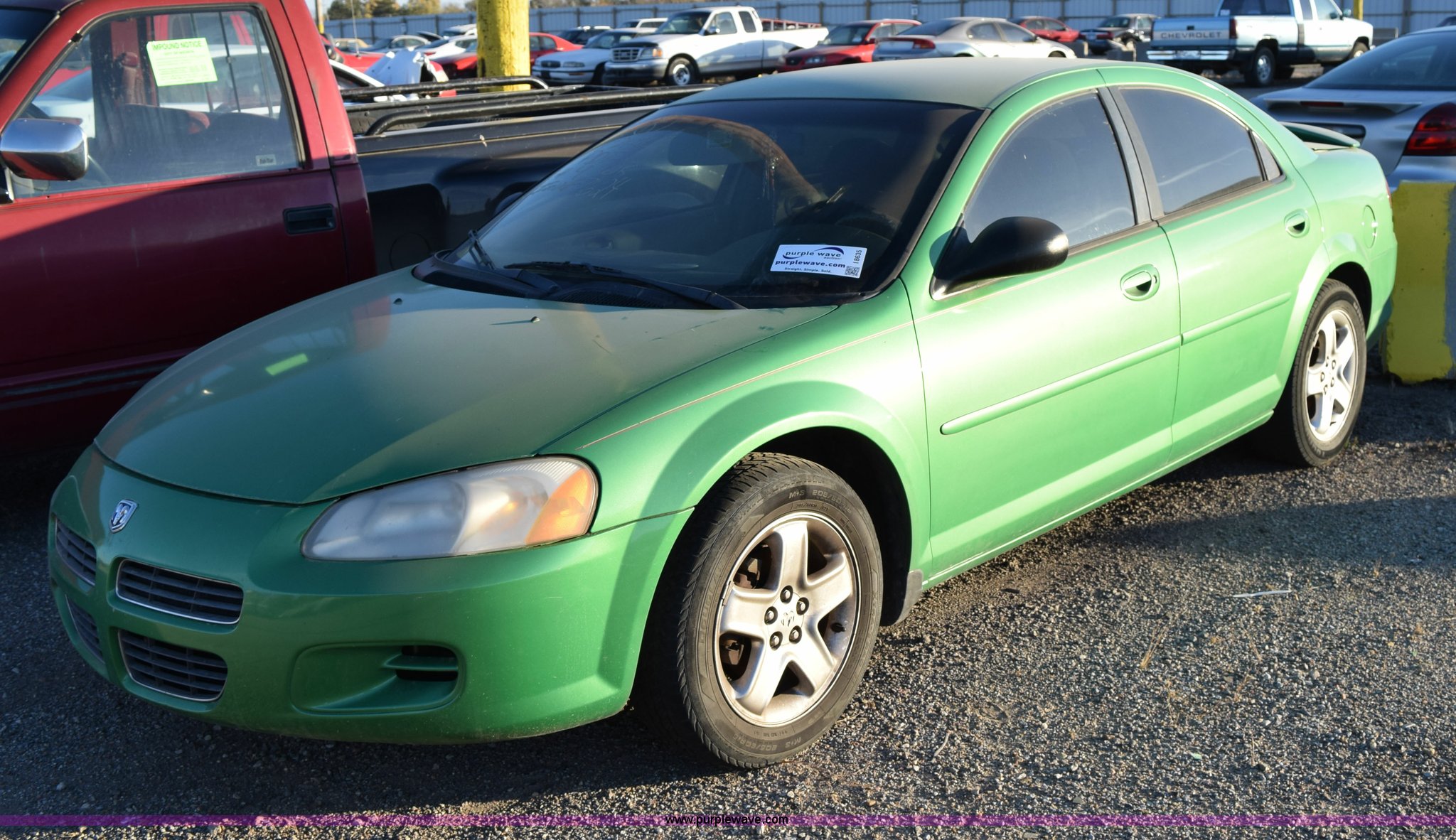 2002 Dodge Stratus in Wichita, KS | Item I8635 sold | Purple Wave