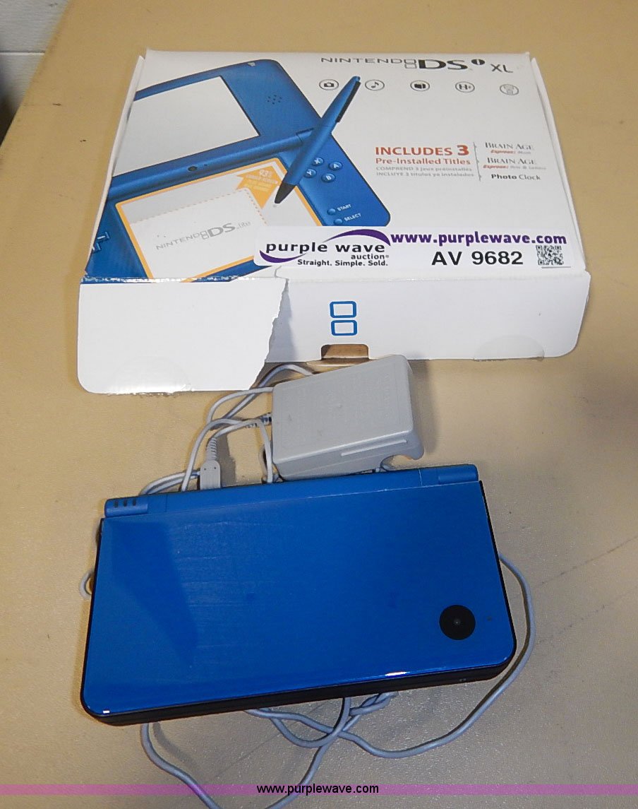 Nintendo DS game system in Manhattan, KS | Item AV9682 sold | Purple Wave