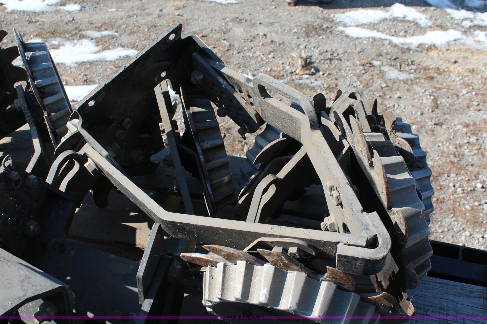 (8) Yetter shark tooth row cleaners in Sabetha, KS | Item AV9360 sold ...