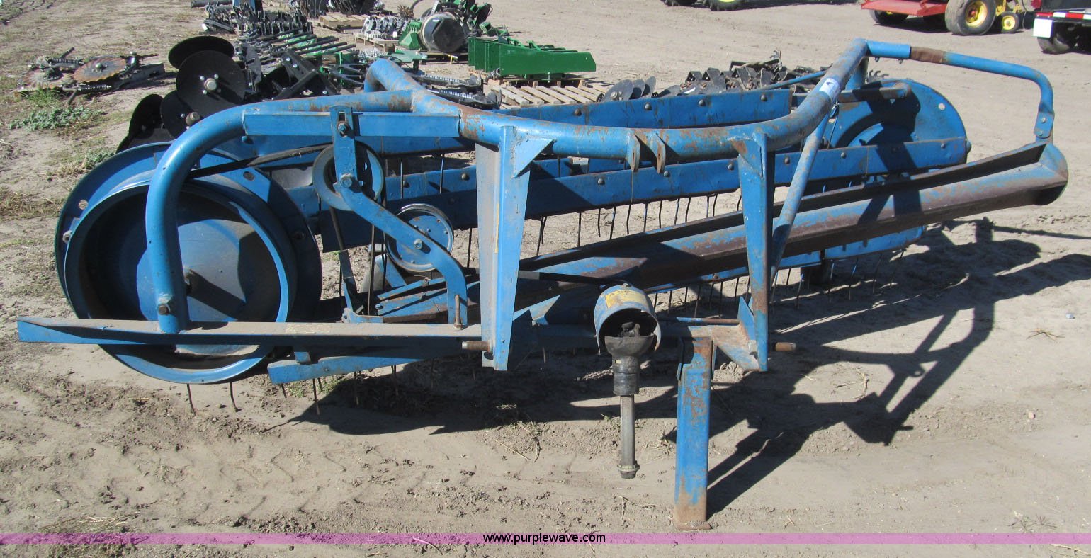 Ford 503 hay rake in Kinsley, KS | Item H9445 sold | Purple Wave
