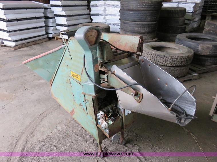 Lockwood potato bagger in Wakarusa, KS | Item AV9345 sold | Purple Wave