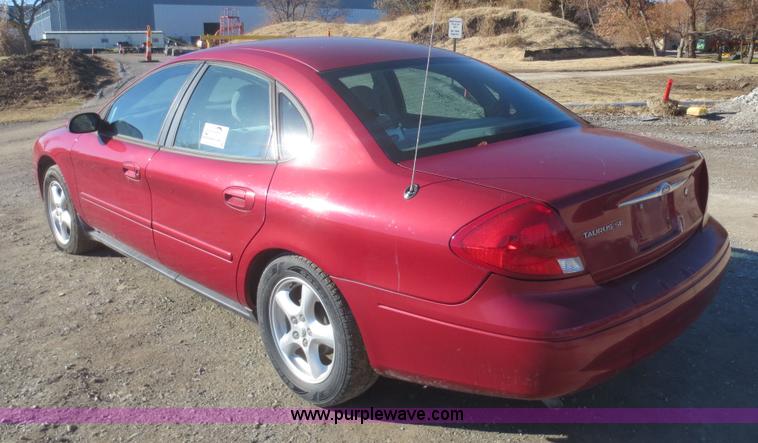 2003 Ford Taurus SE in Pittsburg, KS | Item I2151 sold | Purple Wave