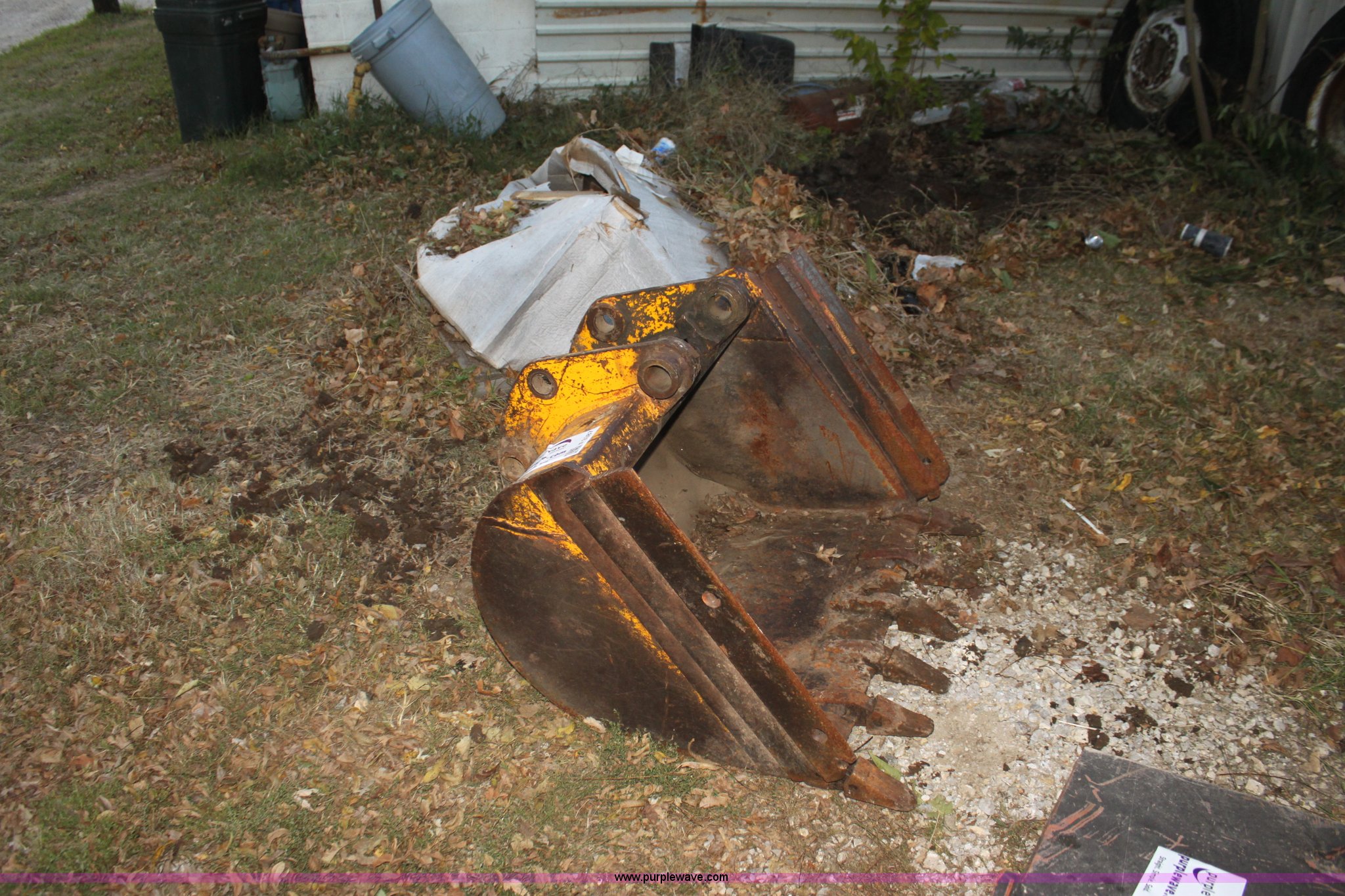 39" grave bucket in Winfield, KS | Item F3387 sold | Purple Wave