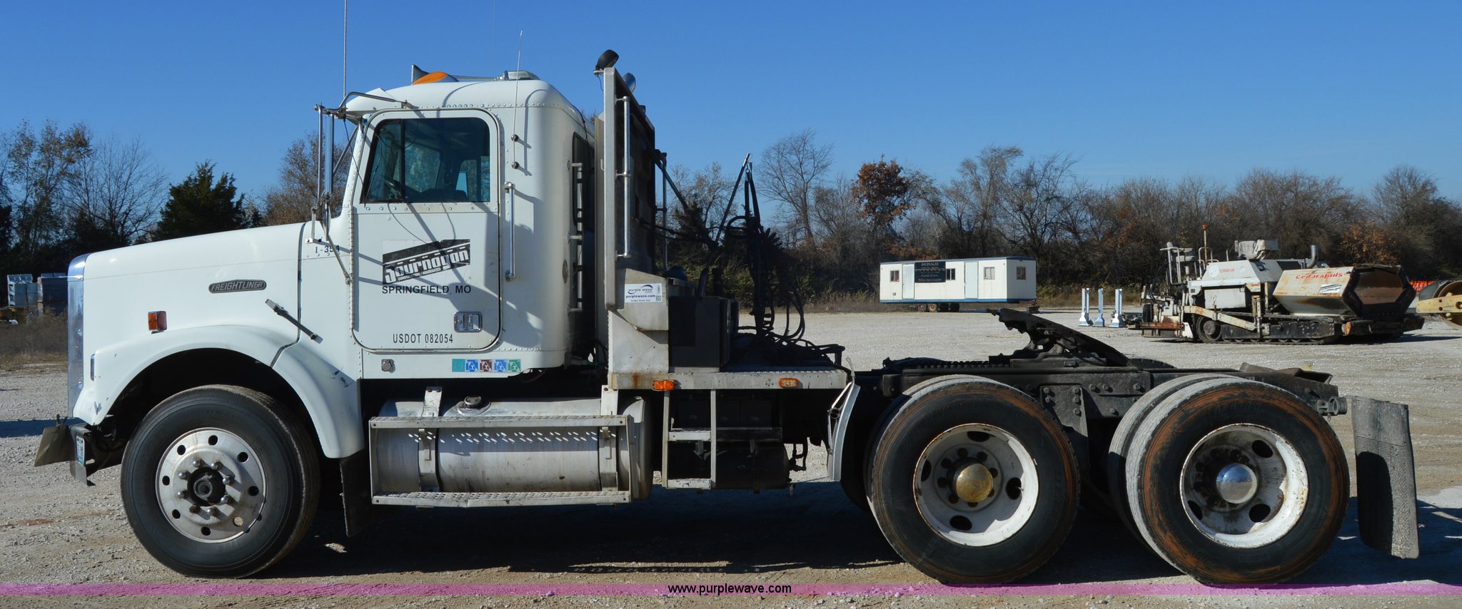 1992 Freightliner FLD120SD semi truck in Springfield, MO | Item I2901 ...