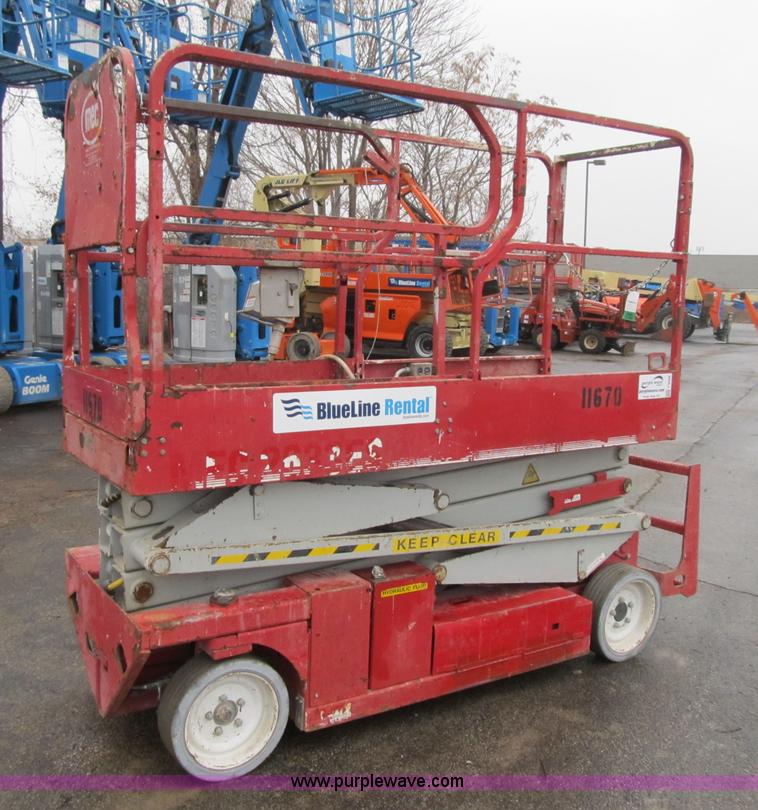 2006 Mec 2633ES electric scissor lift in Kansas City, MO | Item F8908 ...