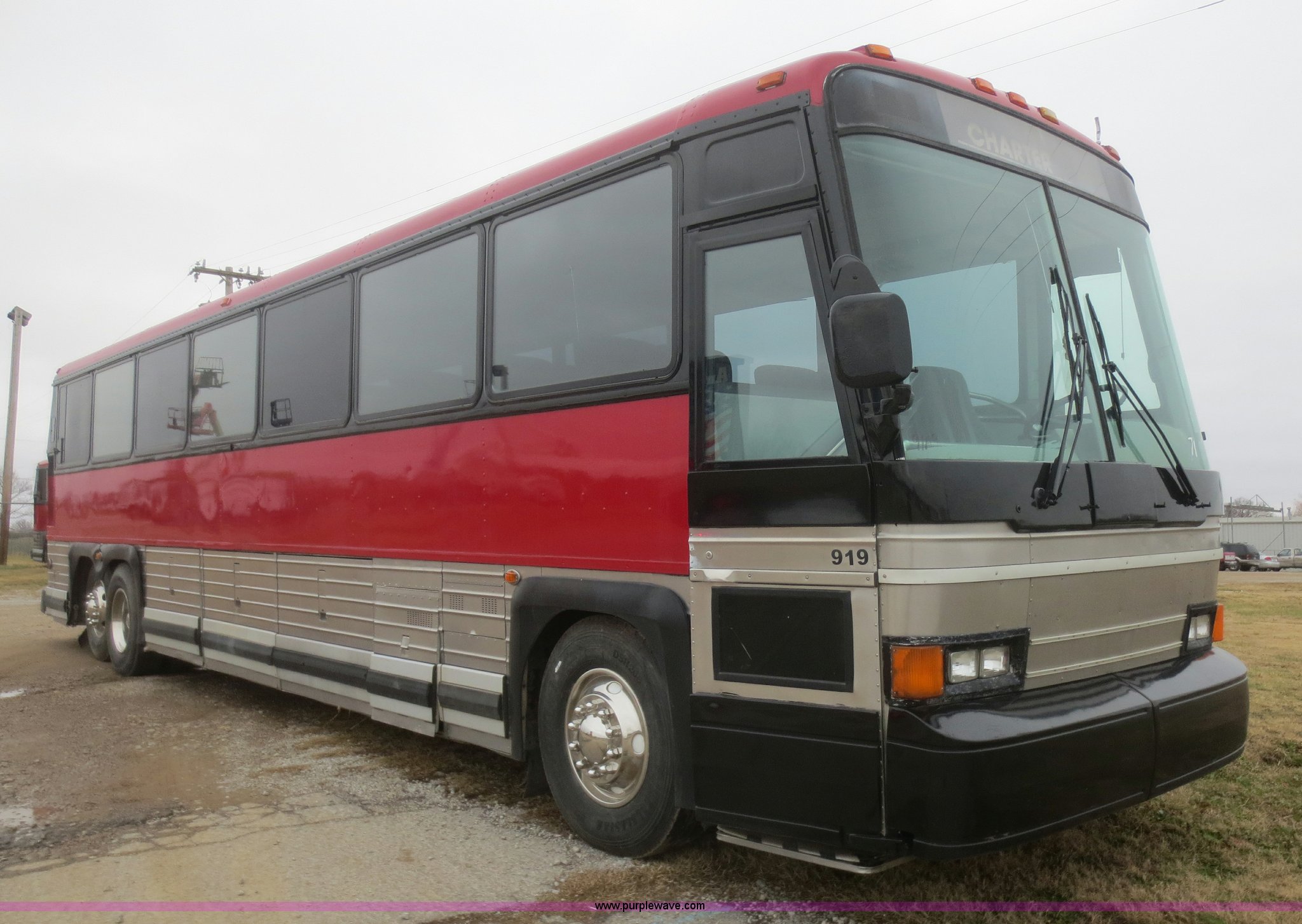 1986 MCI 102-A3 tour bus in Dewey, OK | Item D1290 sold | Purple Wave
