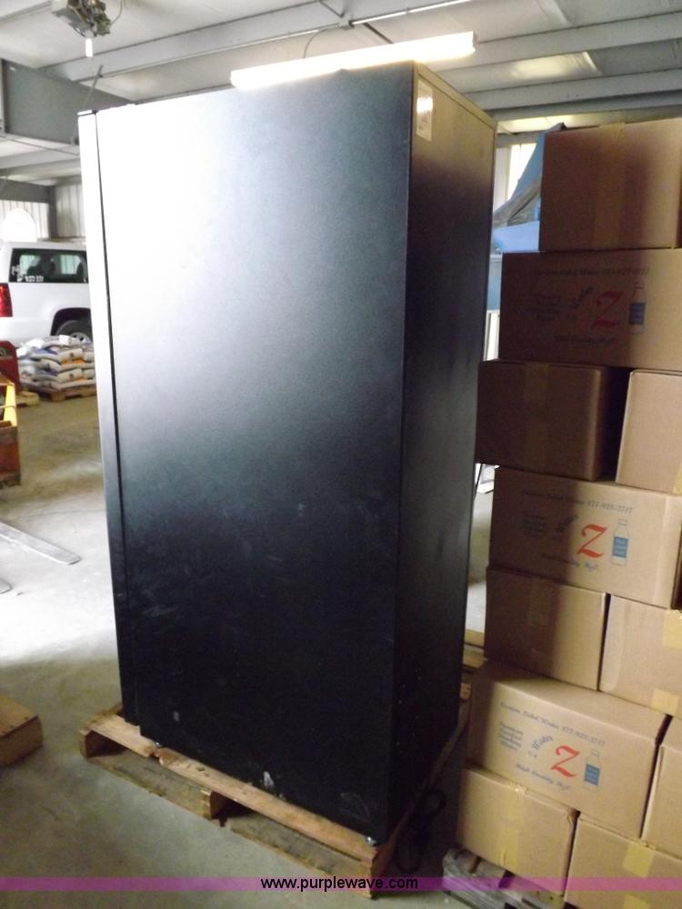 FSI 3506 vending machine in Montezuma, KS | Item K3023 sold | Purple Wave