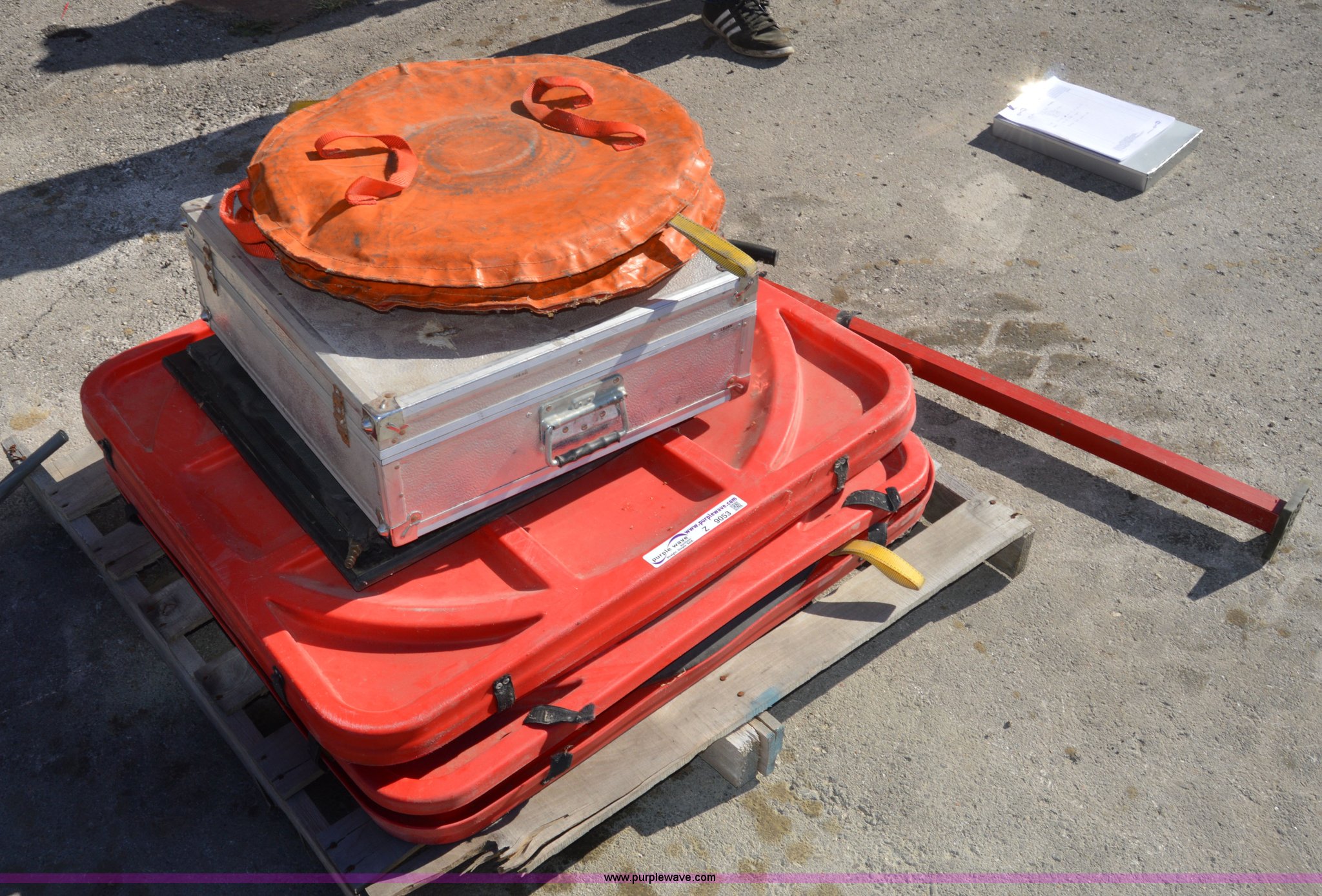 Assorted pneumatic pillow/jacks in North Kansas City, MO | Item Z9053 ...