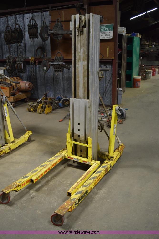 Sumner 2020 manual material lift in Hutchinson, KS | Item BE9601 sold ...