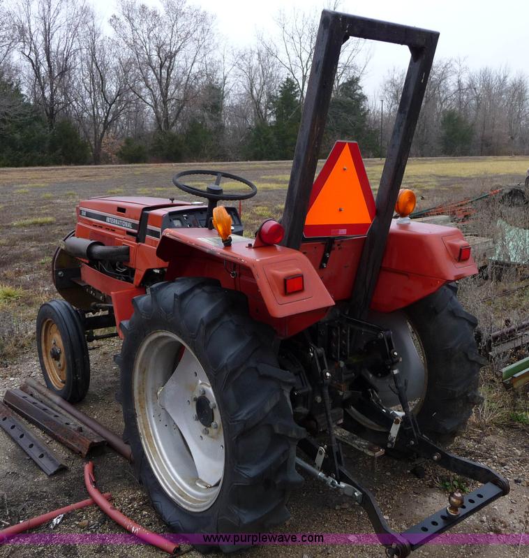 1982 International 244 tractor in Garnett, KS | Item D1326 sold ...