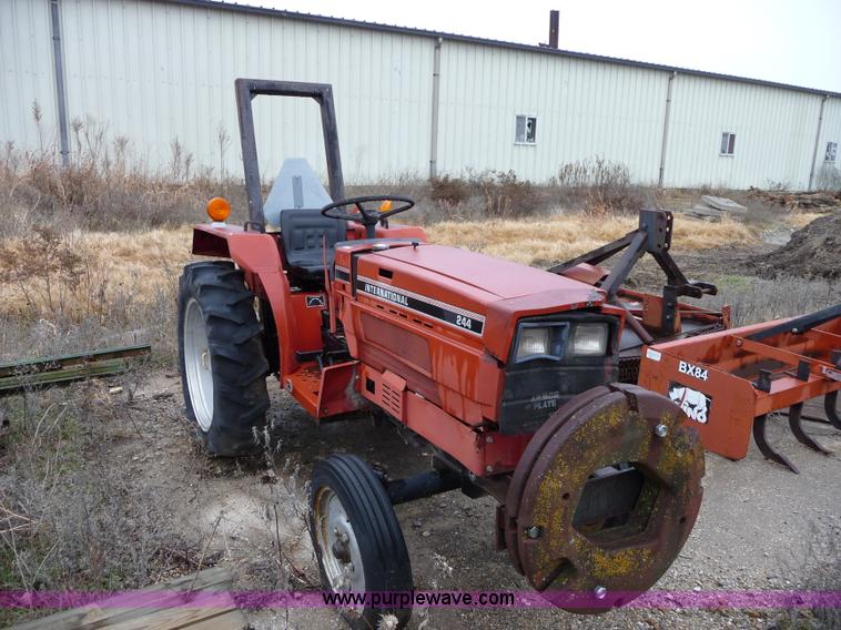 1982 International 244 tractor in Garnett, KS | Item D1326 sold ...