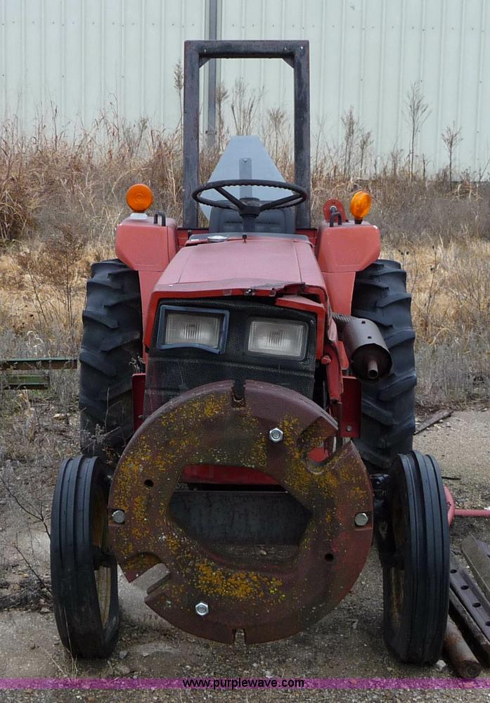 1982 International 244 tractor in Garnett, KS | Item D1326 sold ...