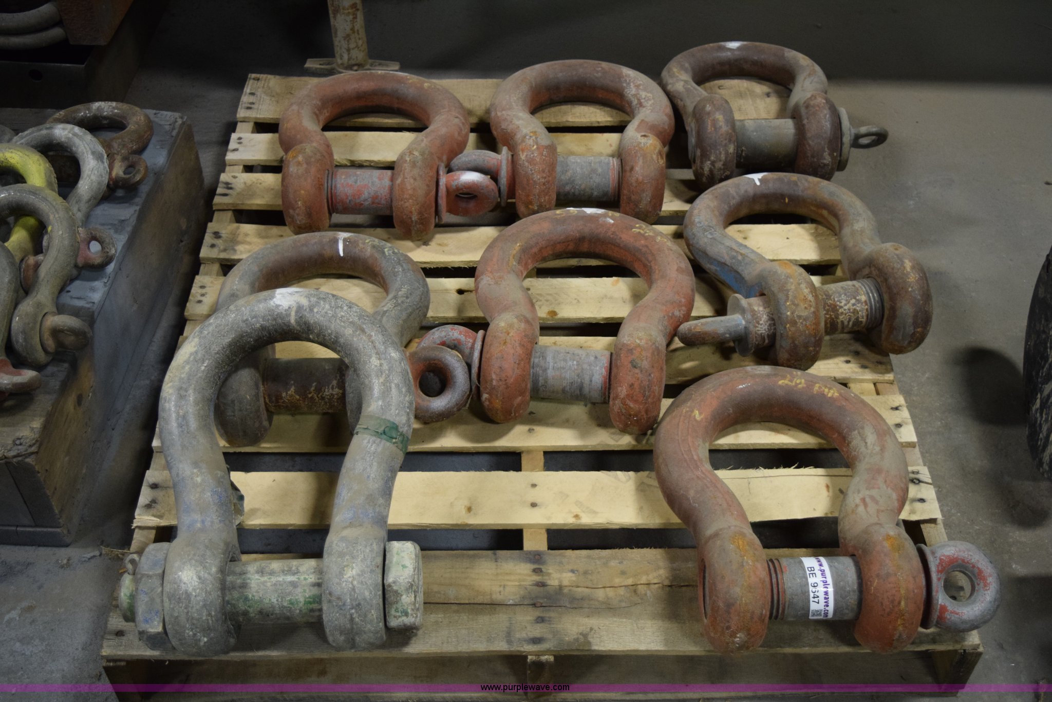 (8) heavy duty clevises in Hutchinson, KS | Item BE9647 sold | Purple Wave