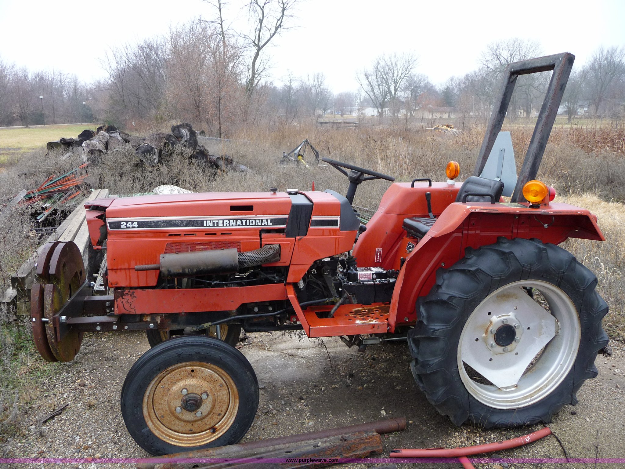 1982 International 244 tractor in Garnett, KS | Item D1326 sold ...