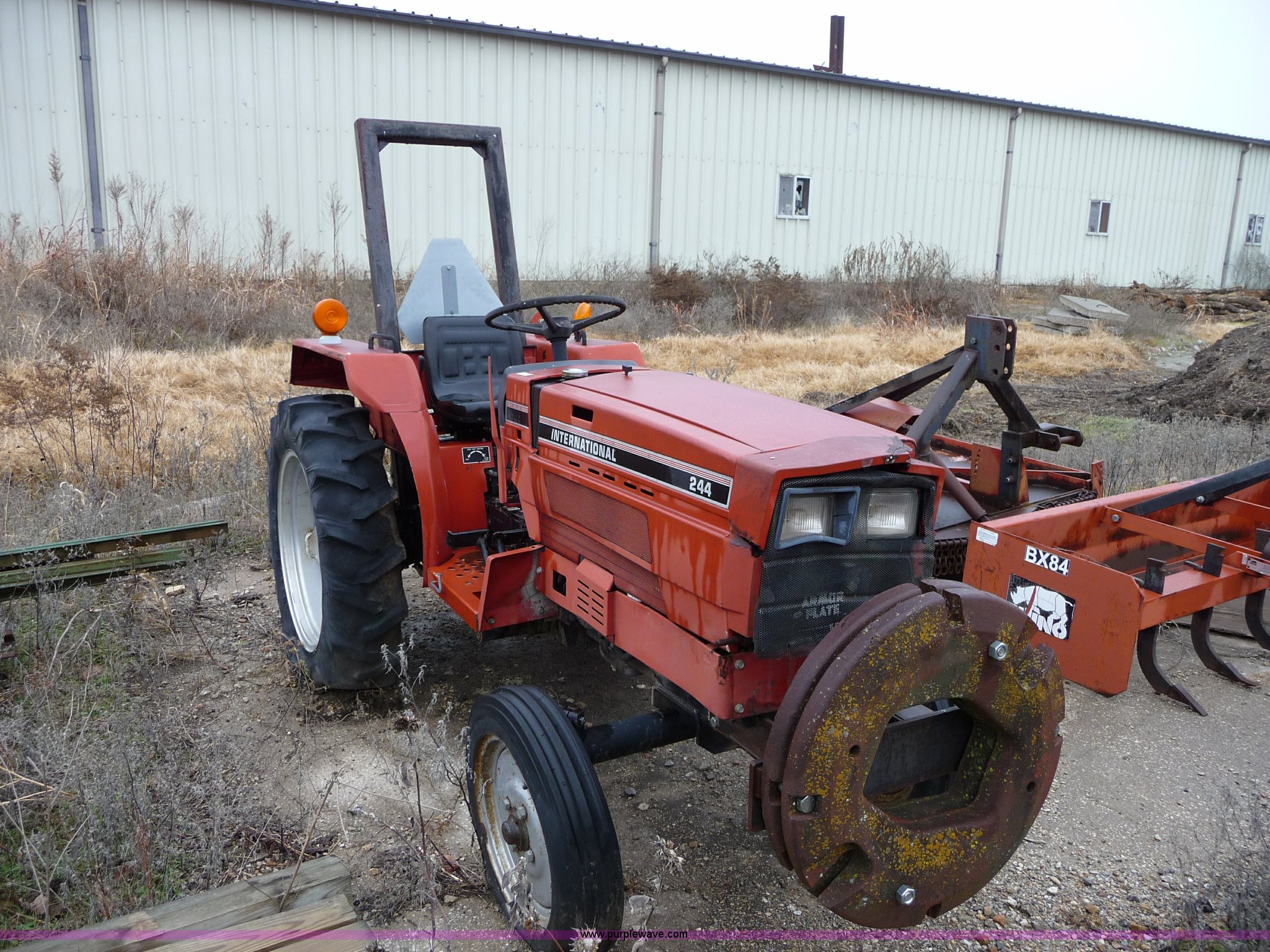 1982 International 244 tractor in Garnett, KS | Item D1326 sold ...