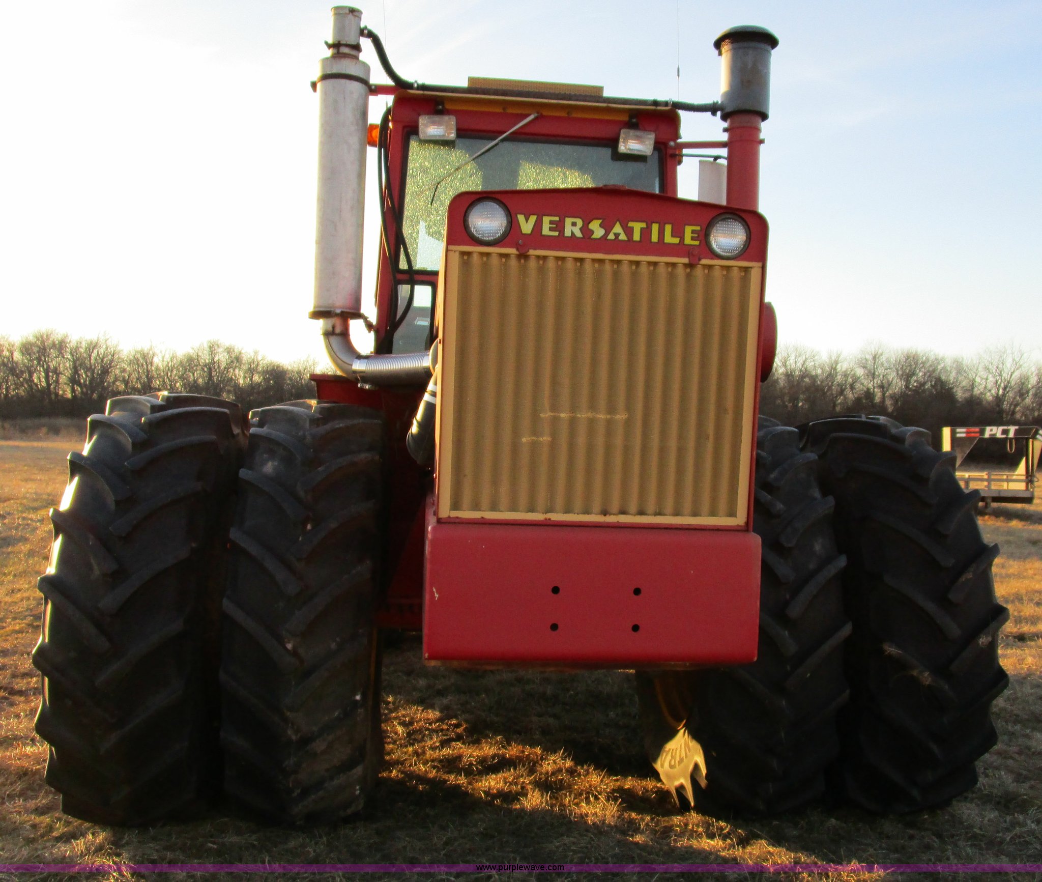 1973 Versatile 900 4WD tractor in Walnut, KS | Item D2251 sold | Purple ...