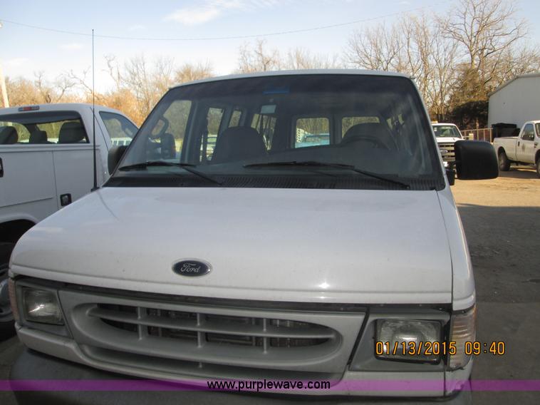 2002 Ford Econoline E150 XL passenger van in Lawrence, KS | Item D1375 ...