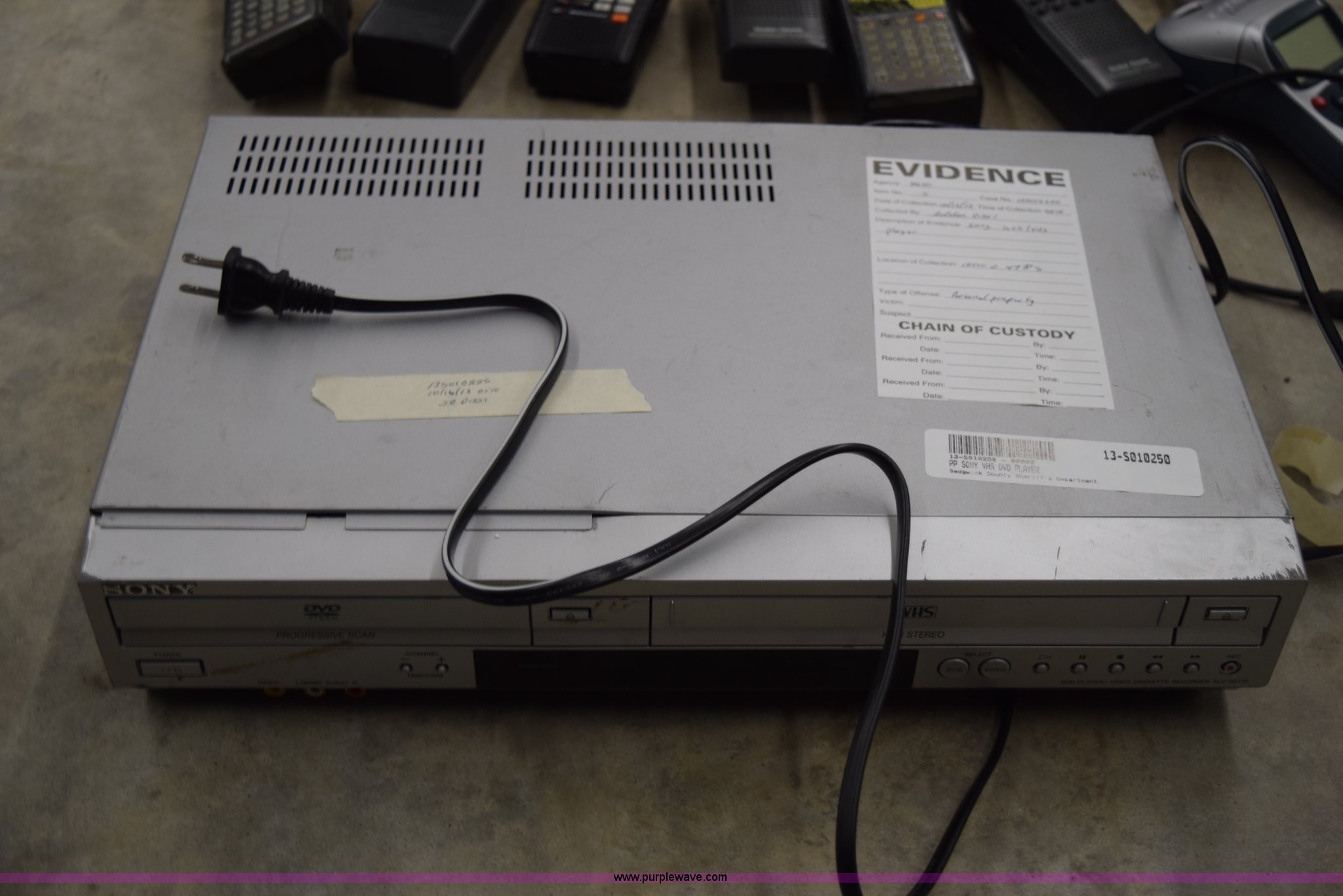 Assorted electronics in Wichita, KS | Item AY9036 sold | Purple Wave