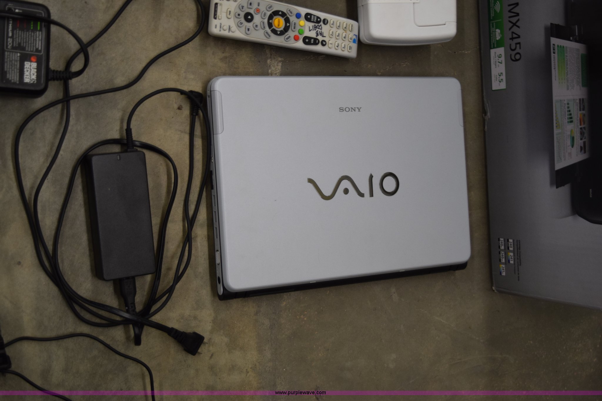 Assorted electronics in Wichita, KS | Item AY9036 sold | Purple Wave