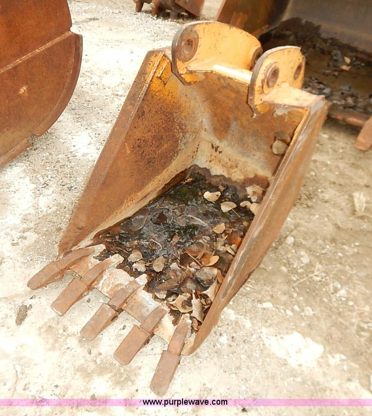 Case 580 backhoe bucket in Manhattan, KS | Item BC9956 sold | Purple Wave