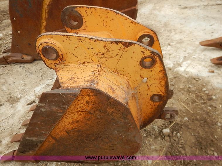 Case 580 backhoe bucket in Manhattan, KS | Item BC9956 sold | Purple Wave