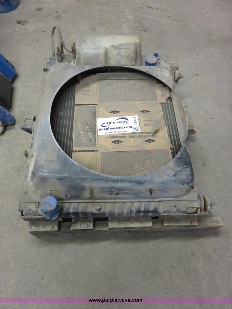 1976 Ford L8000 radiator in Manhattan, KS | Item I2304 sold | Purple Wave