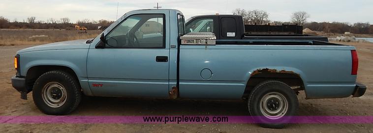 1992 Chevrolet Cheyenne 1500 pickup truck in Manhattan, KS | Item I2491 ...