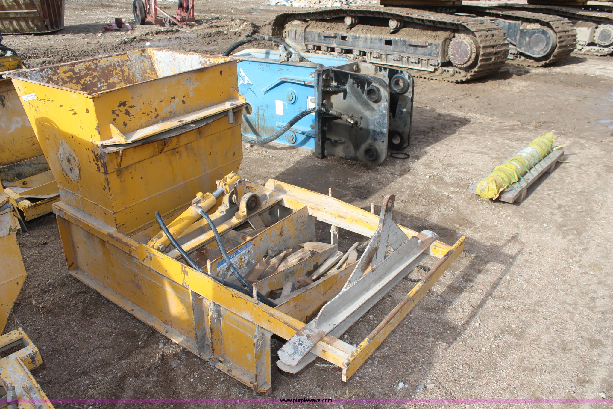 24" x 6" barrier curb mold in Manhattan, KS | Item AV9296 sold | Purple ...