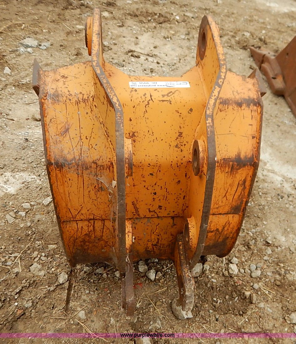 Case 580 backhoe bucket in Manhattan, KS | Item BC9956 sold | Purple Wave