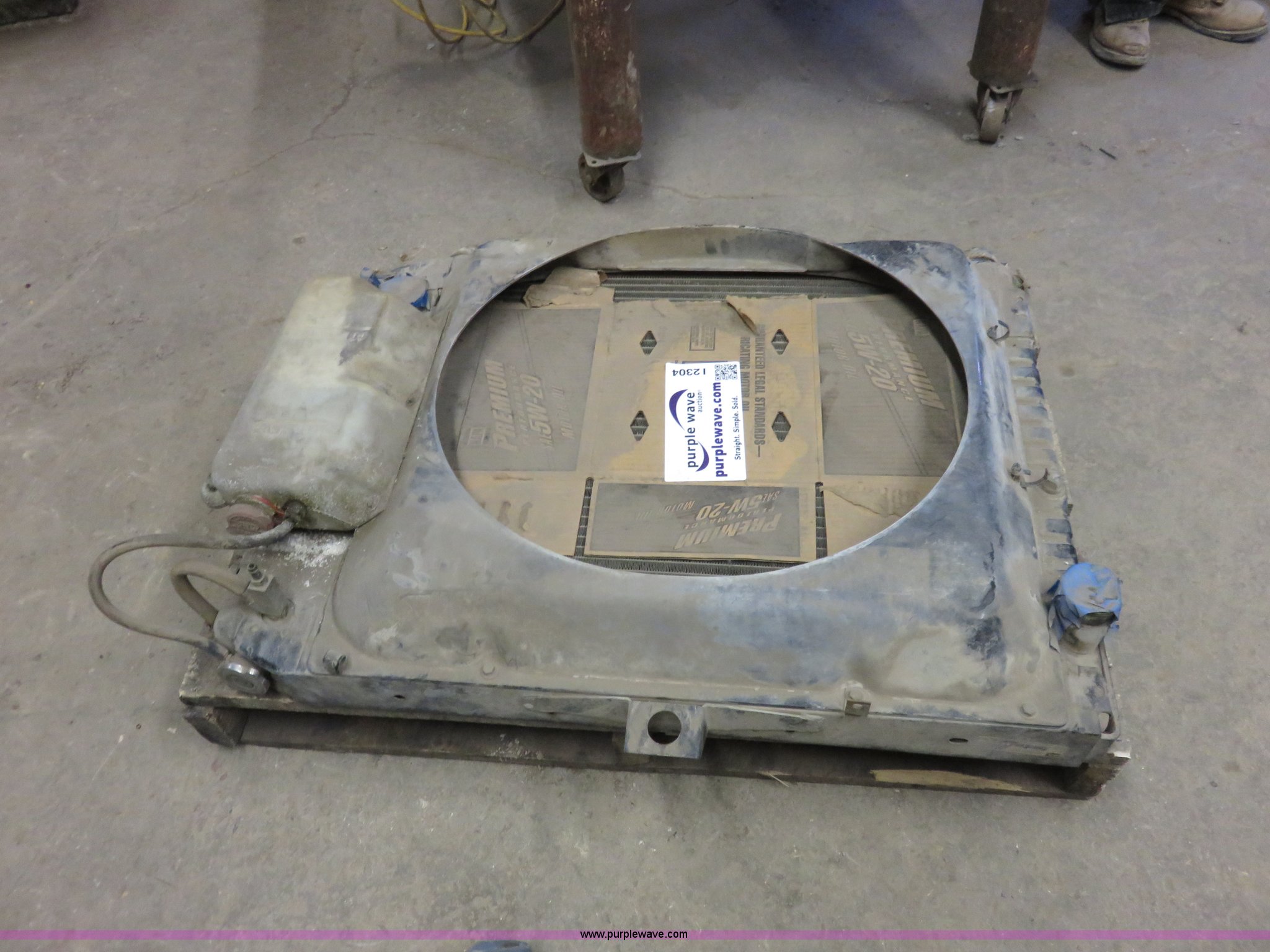 1976 Ford L8000 radiator in Manhattan, KS | Item I2304 sold | Purple Wave