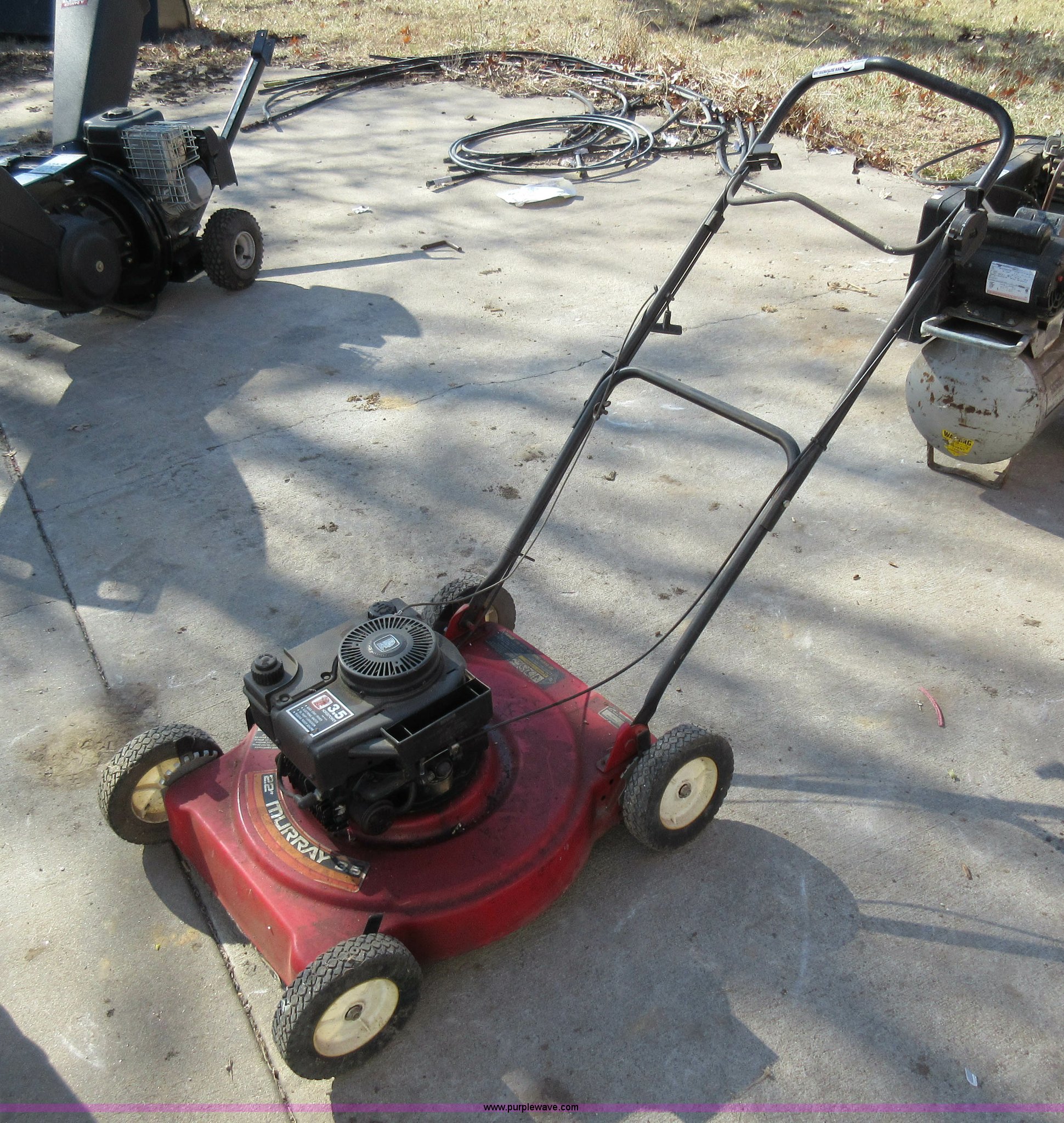 Murray push mower in Oak Grove, MO | Item AW9122 sold | Purple Wave