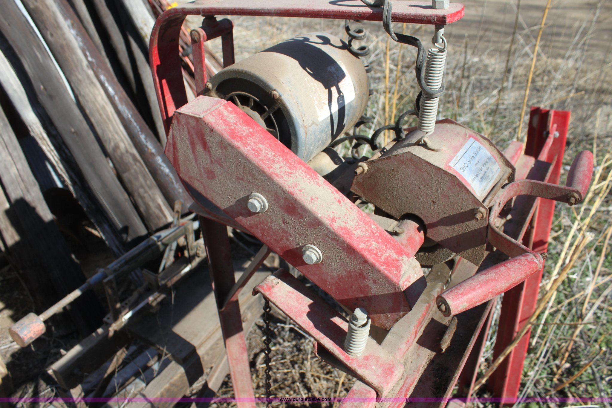 Simo sickle grinder in Cunningham, KS | Item F3444 sold | Purple Wave