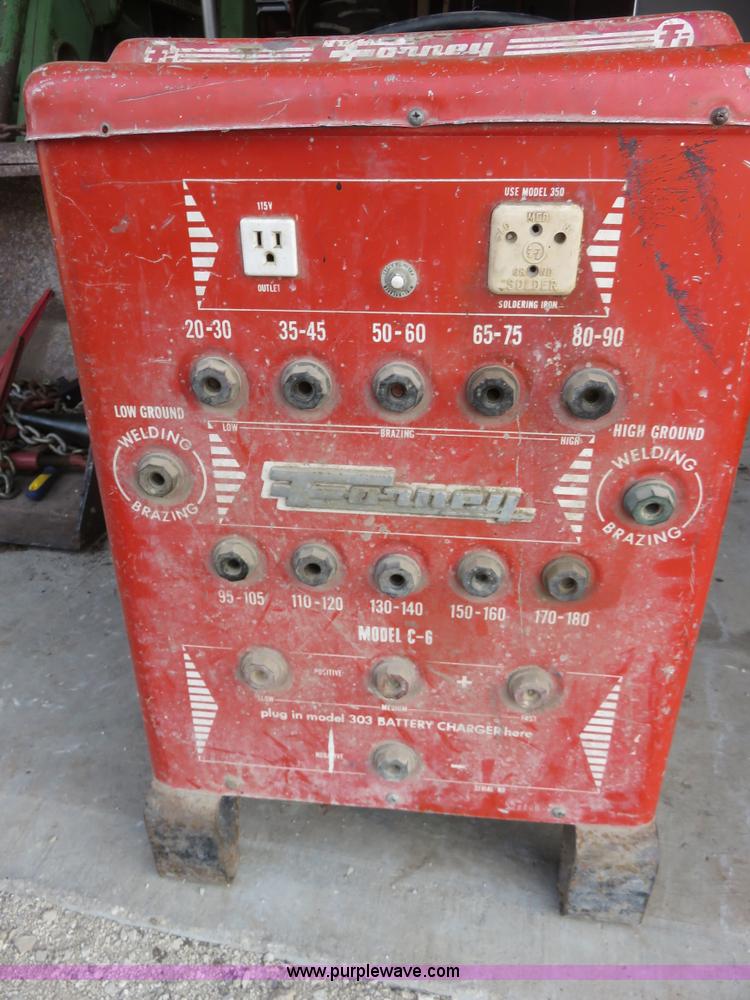 Forney C-6 arc welder in Wakarusa, KS | Item I2415 sold | Purple Wave