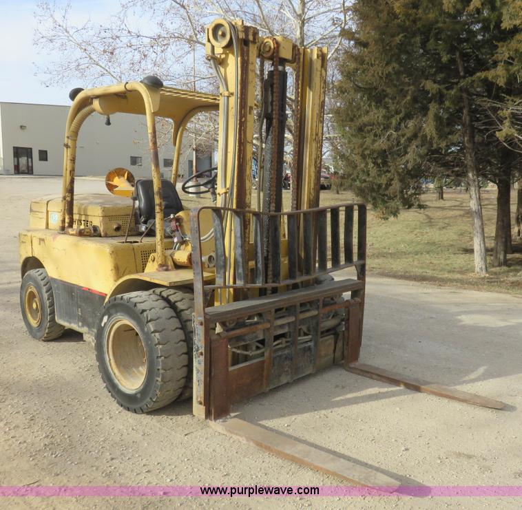 Hyster H80C forklift in Lawrence, KS | Item K7230 sold | Purple Wave