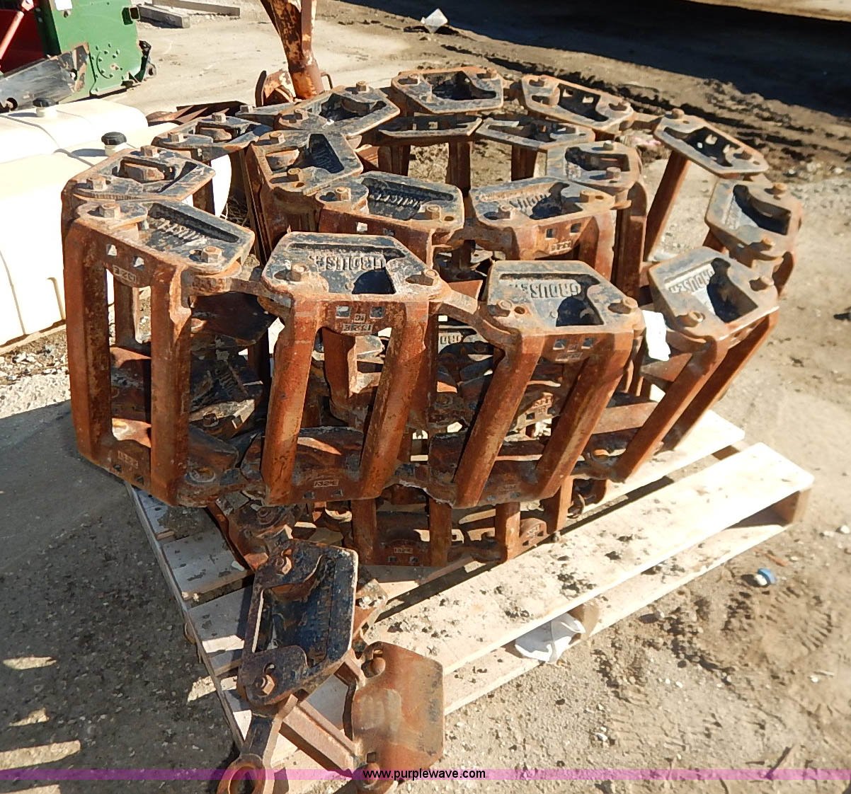 Grouser skid steer tracks in Paola, KS | Item BC9843 sold | Purple Wave