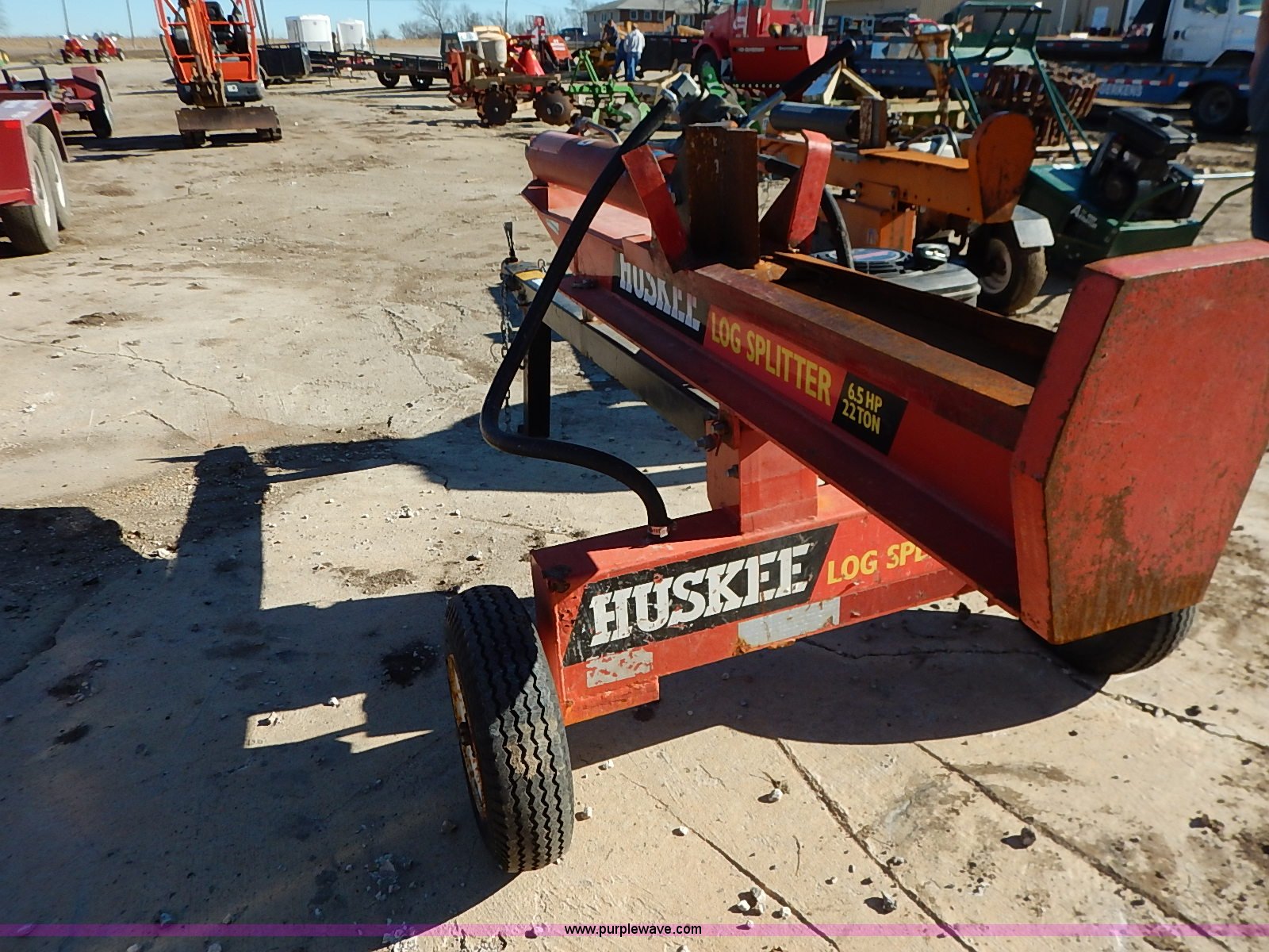Huskee 22 ton log splitter in Paola, KS | Item BC9852 sold | Purple Wave