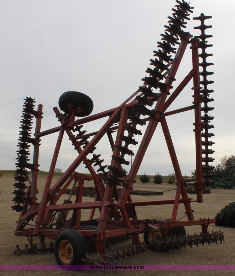 35' mulch treader in Cunningham, KS | Item L6531 sold | Purple Wave