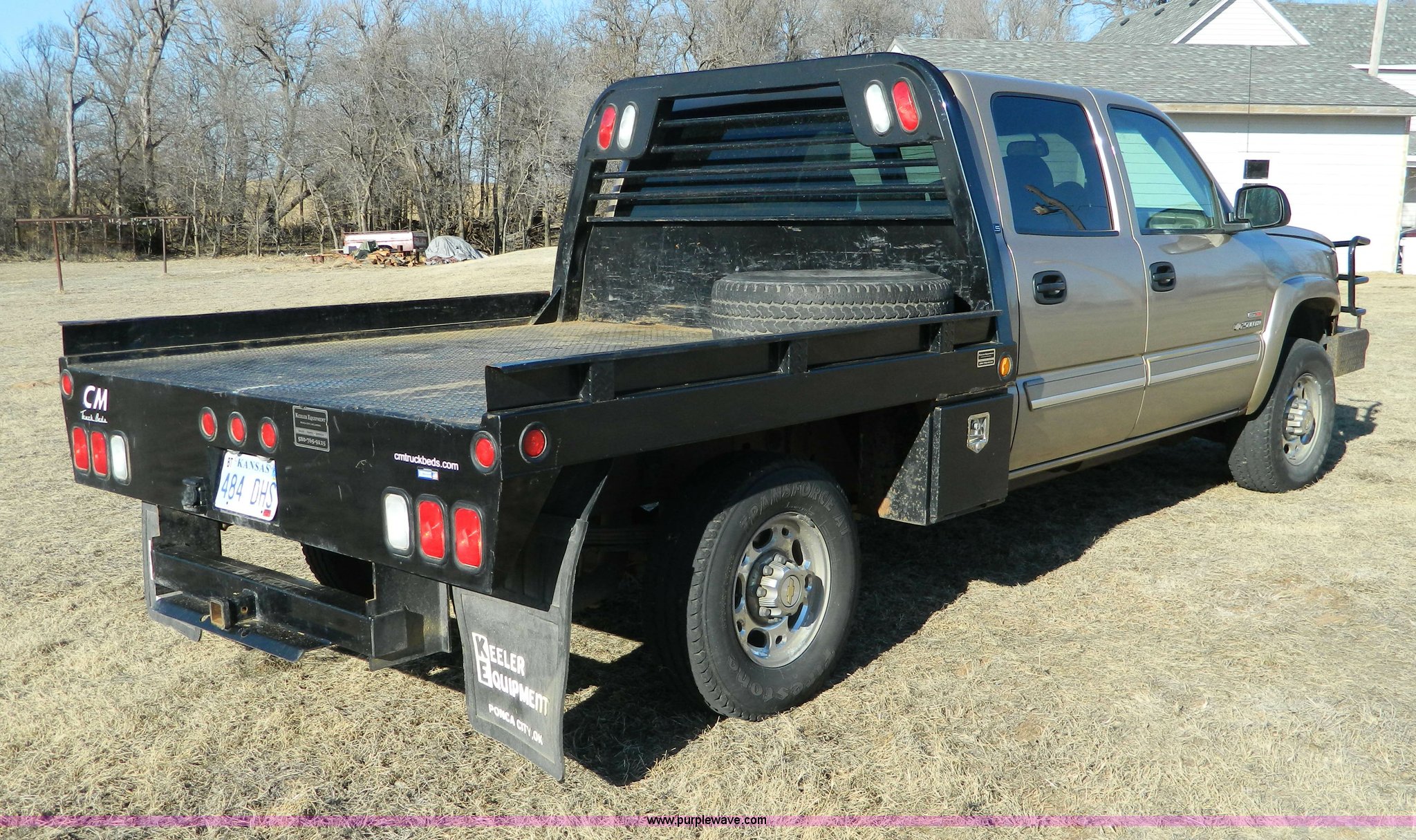 2005 Chevrolet Silverado 2500HD Crew Cab flatbed pickup truck in ...