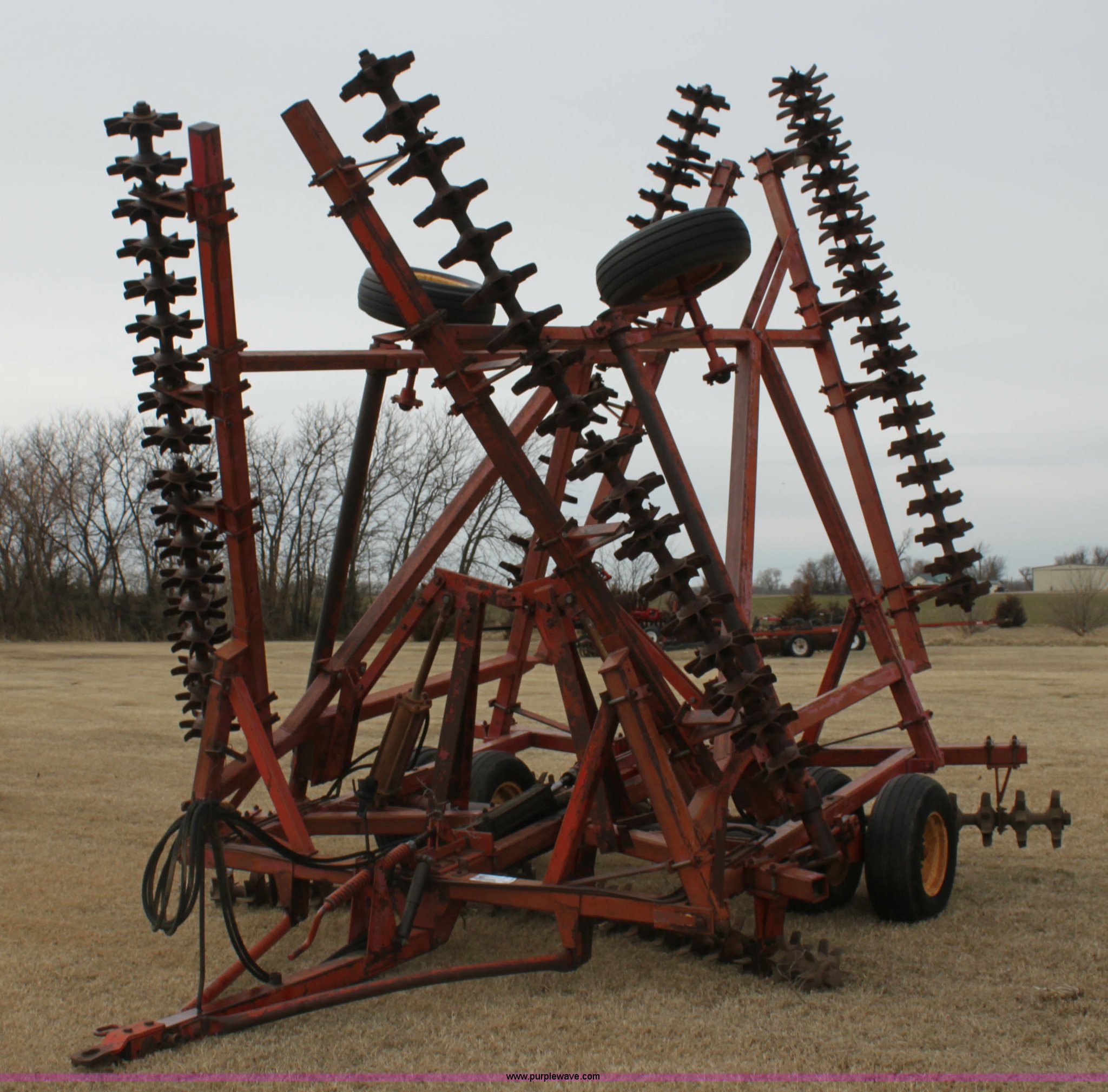 35' mulch treader in Cunningham, KS | Item L6531 sold | Purple Wave