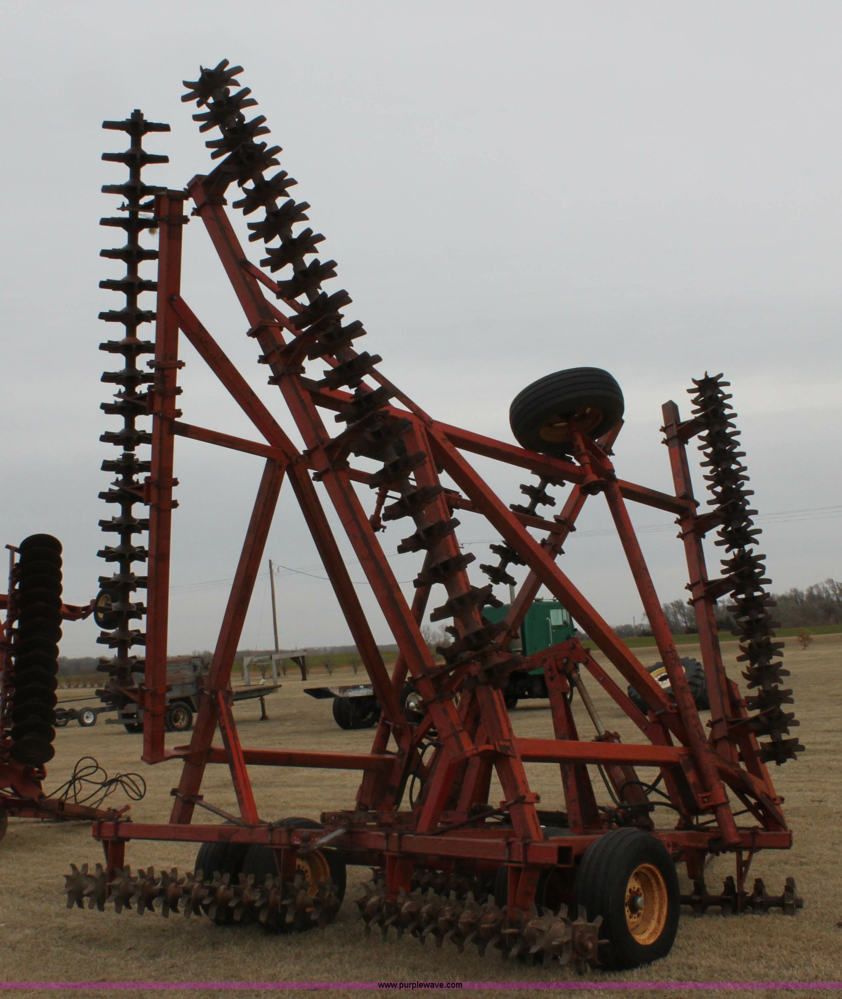 35' mulch treader in Cunningham, KS | Item L6531 sold | Purple Wave