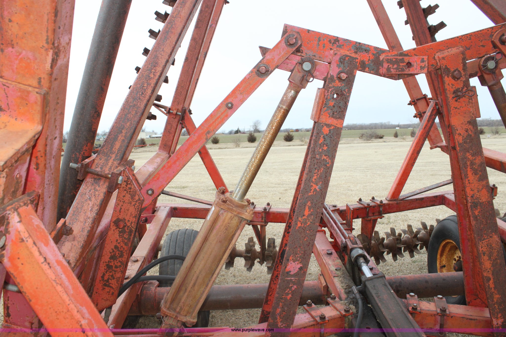 35' mulch treader in Cunningham, KS | Item L6531 sold | Purple Wave